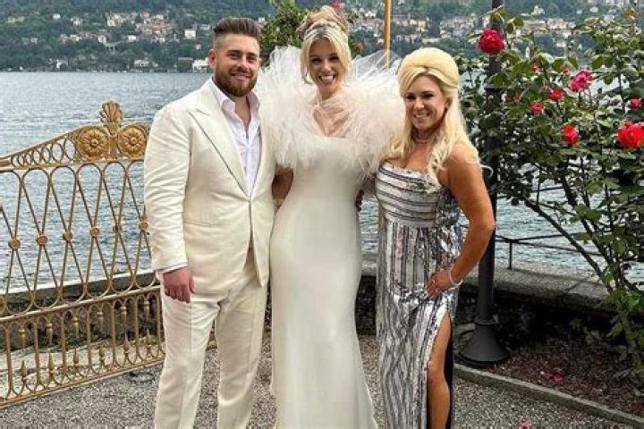 Theresa Caputo’s Mom and Dad Are Also Sad About Her Split From Her ...